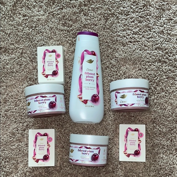 Dove | Accessories | Nwt Dove Frosted Plum Berry Set 3 Scrubs 3 Soap ...